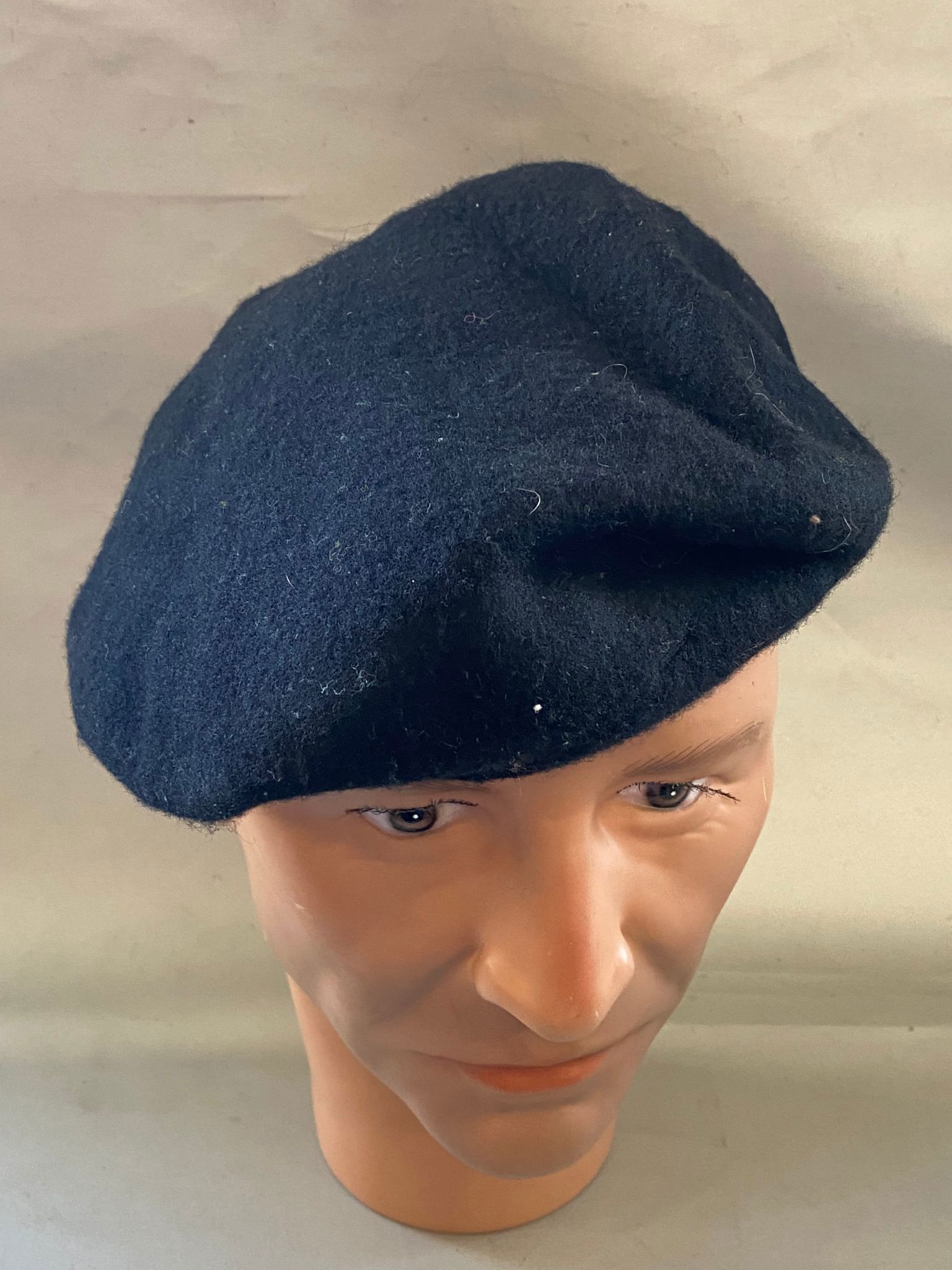 Original HMAK baret | Auktion